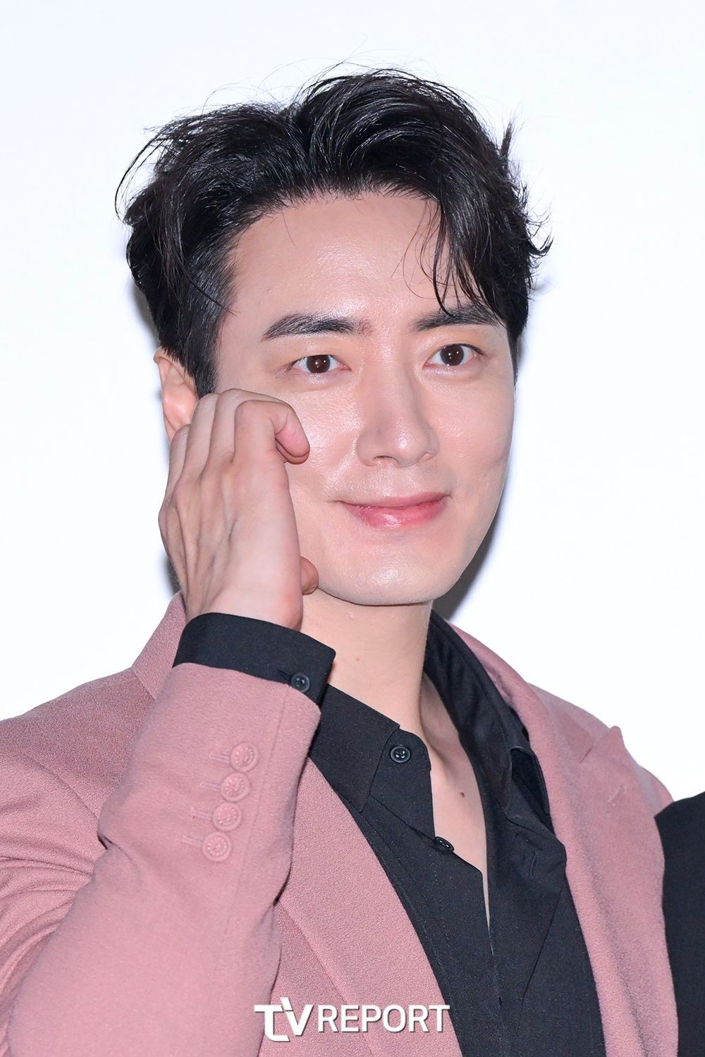 [T포토] 이준혁 '빈틈 없는 잘생김'