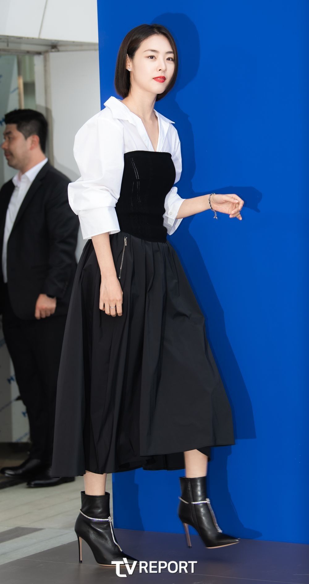 [T Photo] Lee Yeon-hee 'Cautious Steps'