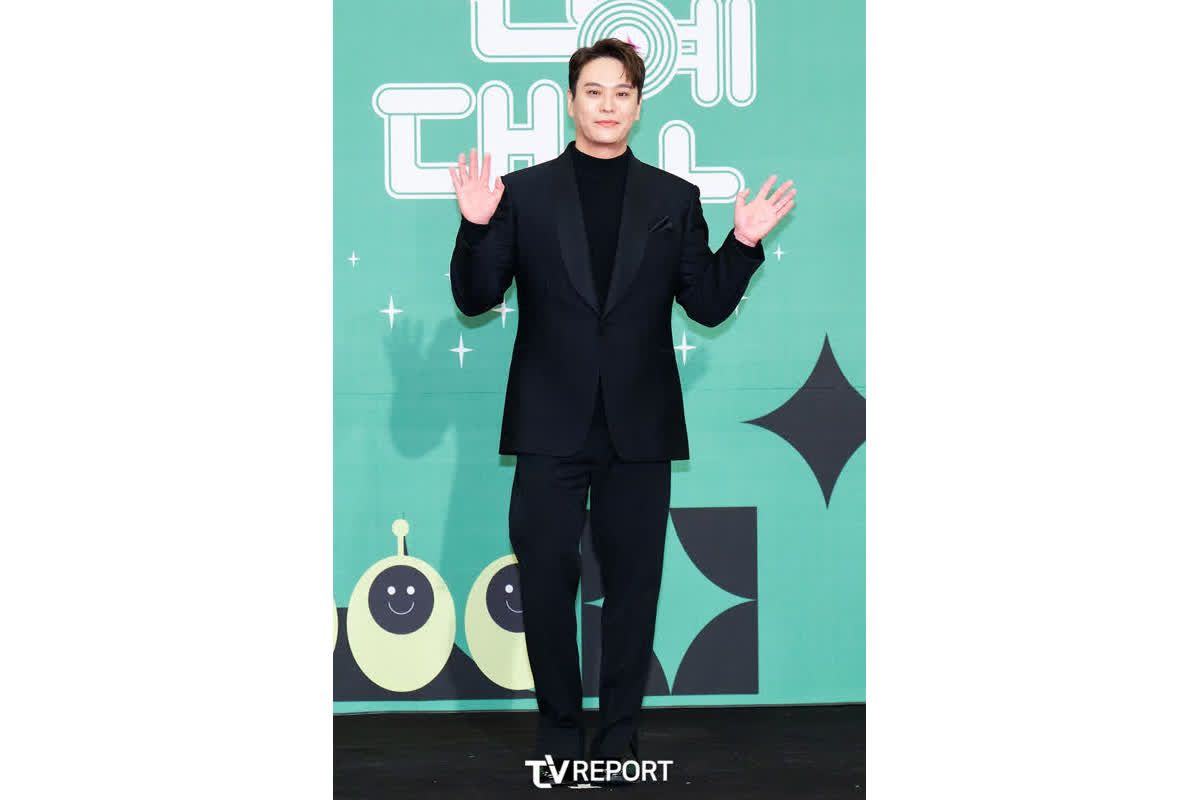 [T포토] 김용준 '블랙 수트로 올킬'
