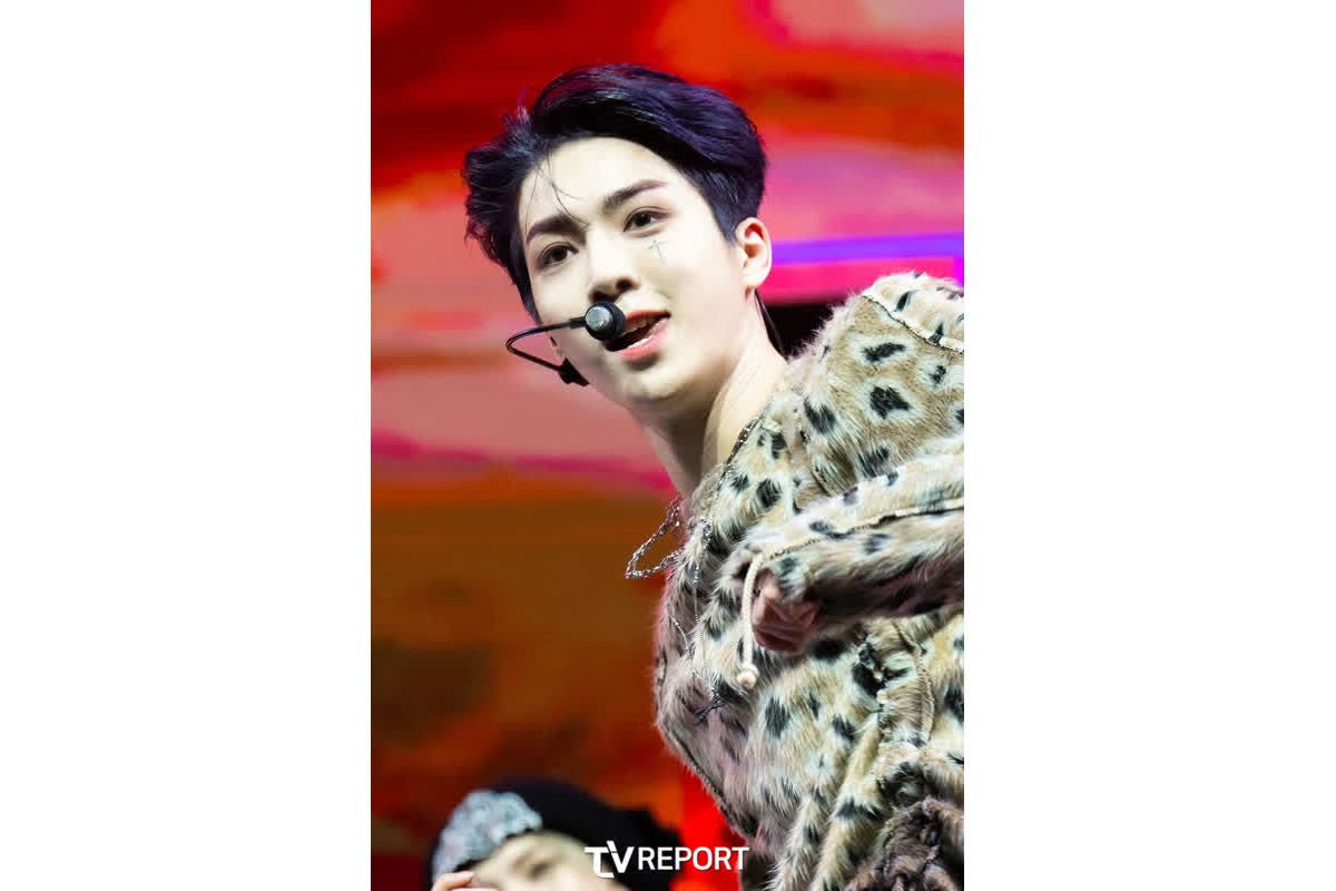 [T포토] 민제 '혀가 빼~꼼'