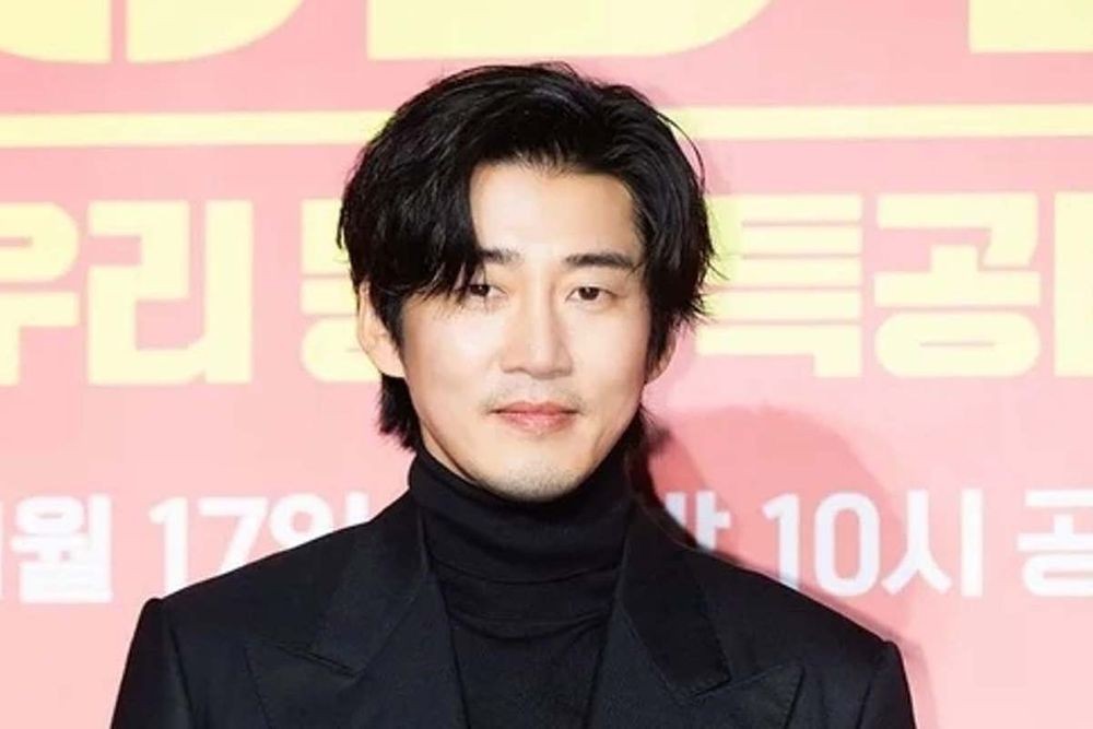 Yoon Kye-sang Shares Sweet Moments with CEO Wife Worth 30 Billion Won ...